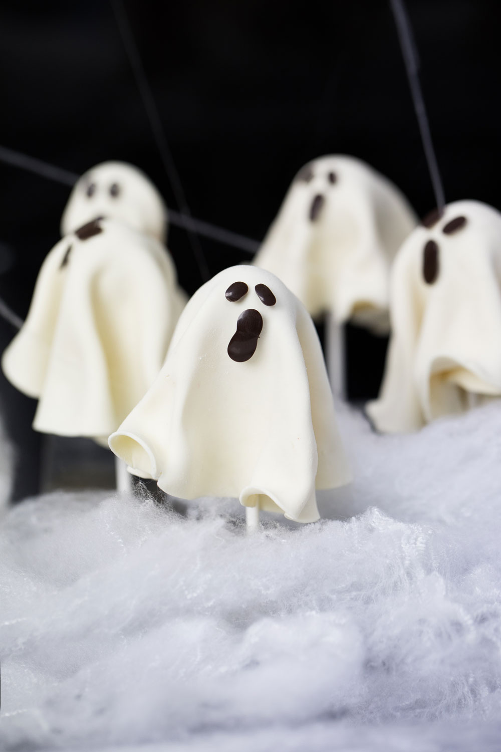 Chocolate Ghost Lollipops • CHILD Magazines