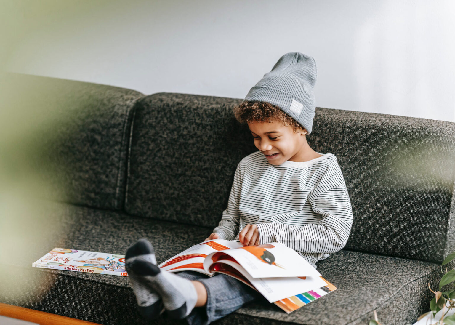The importance of 10 minutes for reading a day for kids • CHILD Magazines
